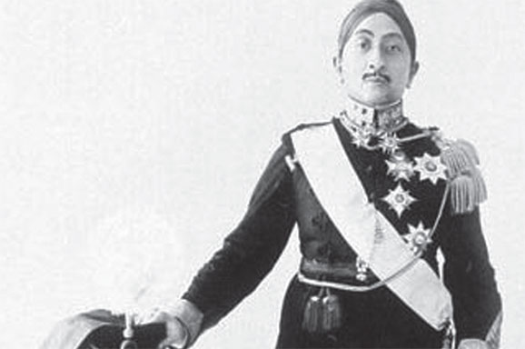 1921 Sultan HB VIII Wafat