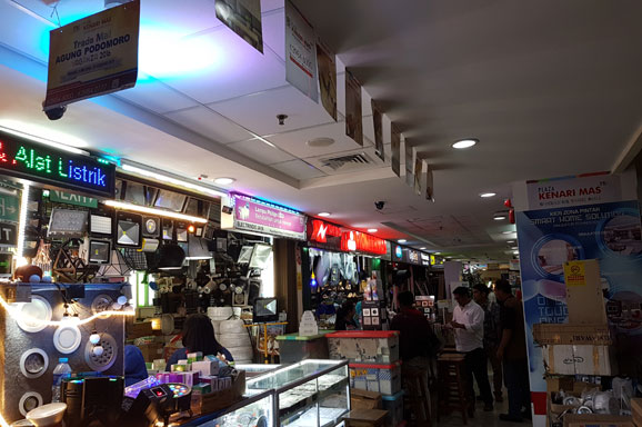 Plaza Kenari Mas Barometer Pasar Listrik Indonesia