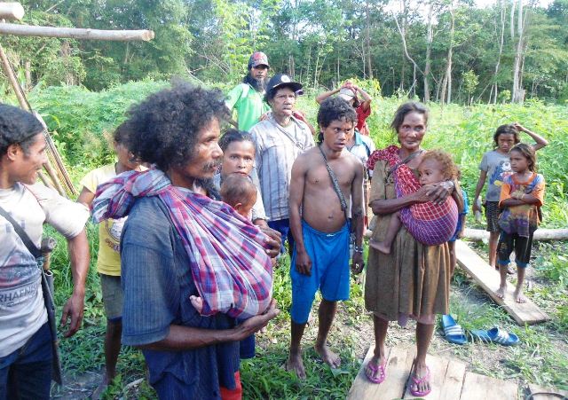 Suku Terasing Terdampak Kelaparan di Pulau Seram Terima Bantuan
