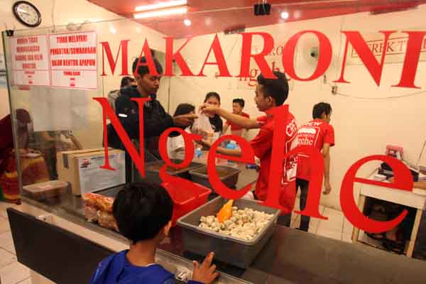 Ali Muharam Persembahkan Buku Ngehe untuk Negeri