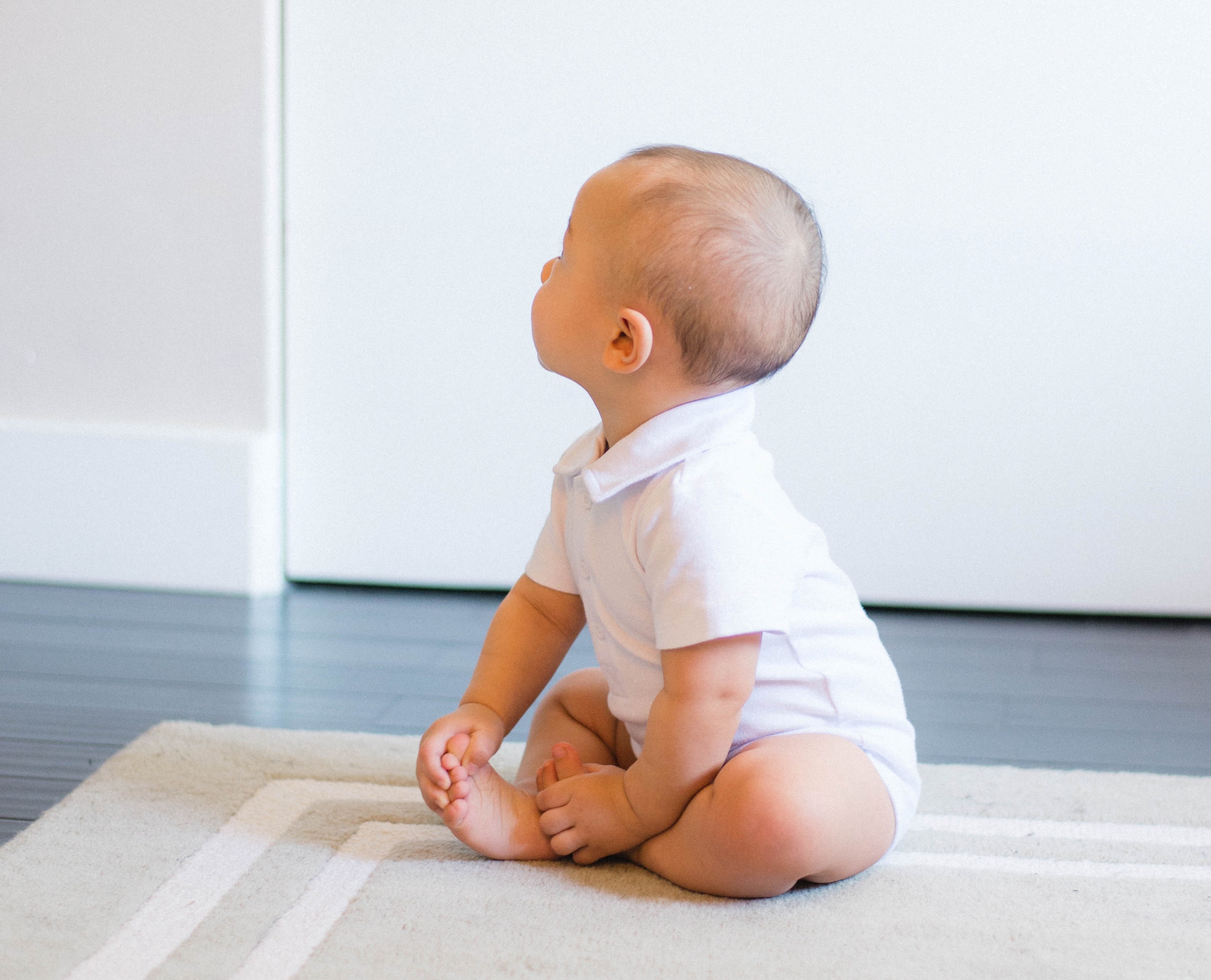 Keseringan Nonton TV bisa Memicu Autisme pada Bayi