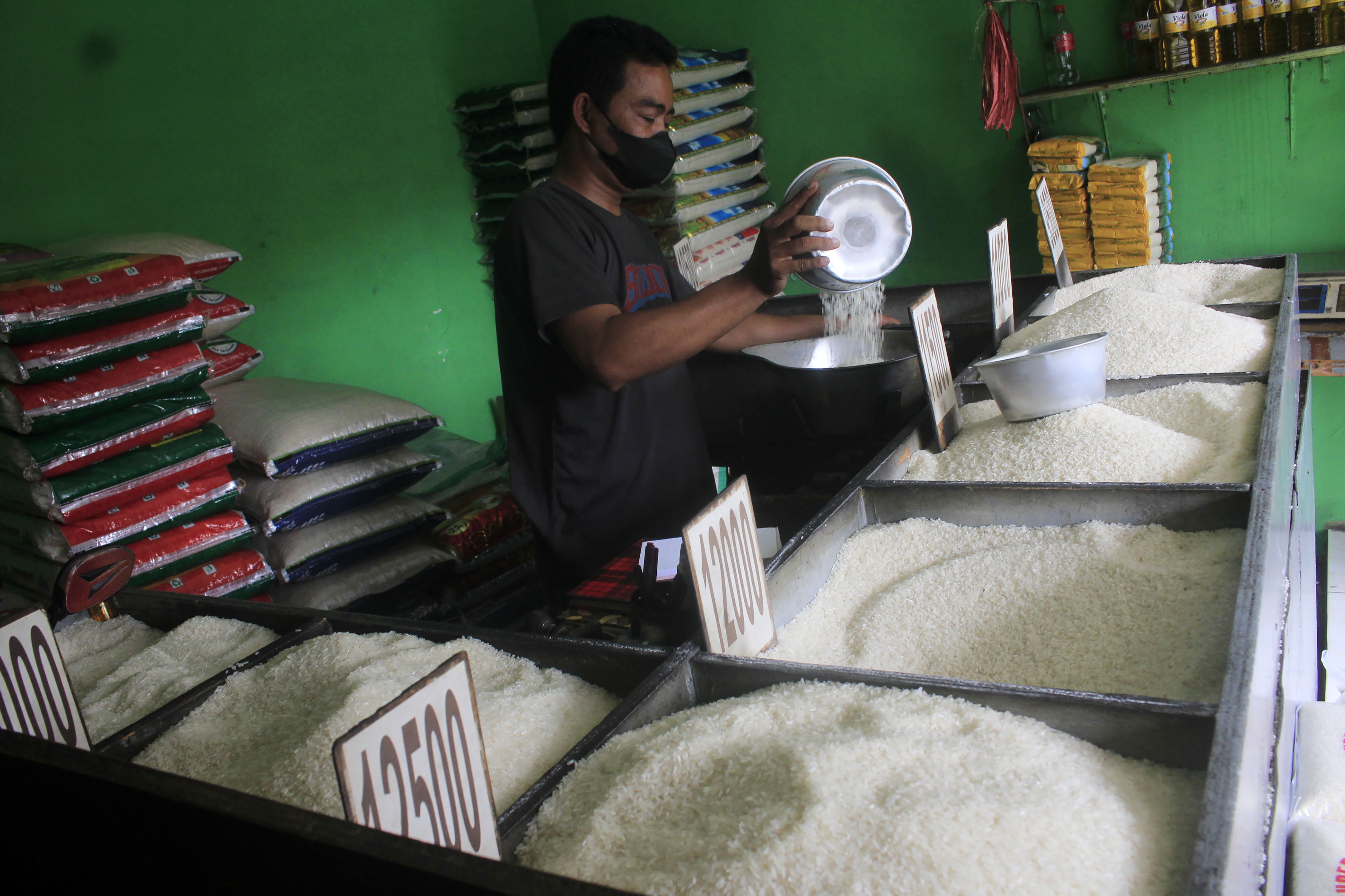 Harga Beras Terus Melambung Imbas Naiknya Harga BBM Harga Beras Terus Melambung Imbas Naiknya Harga BBM