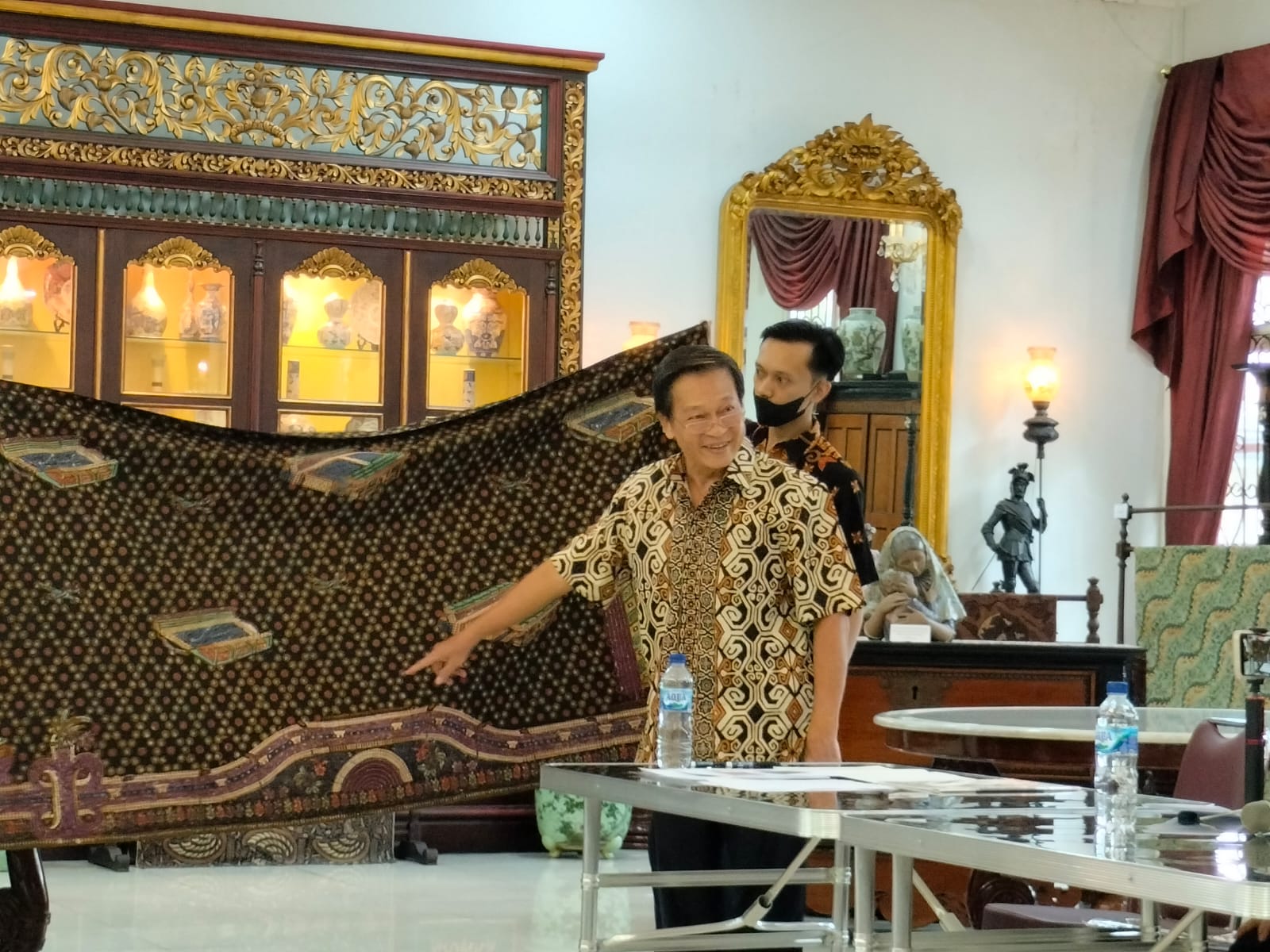 Pembatik Mencatat Sejarah Lewat Karya