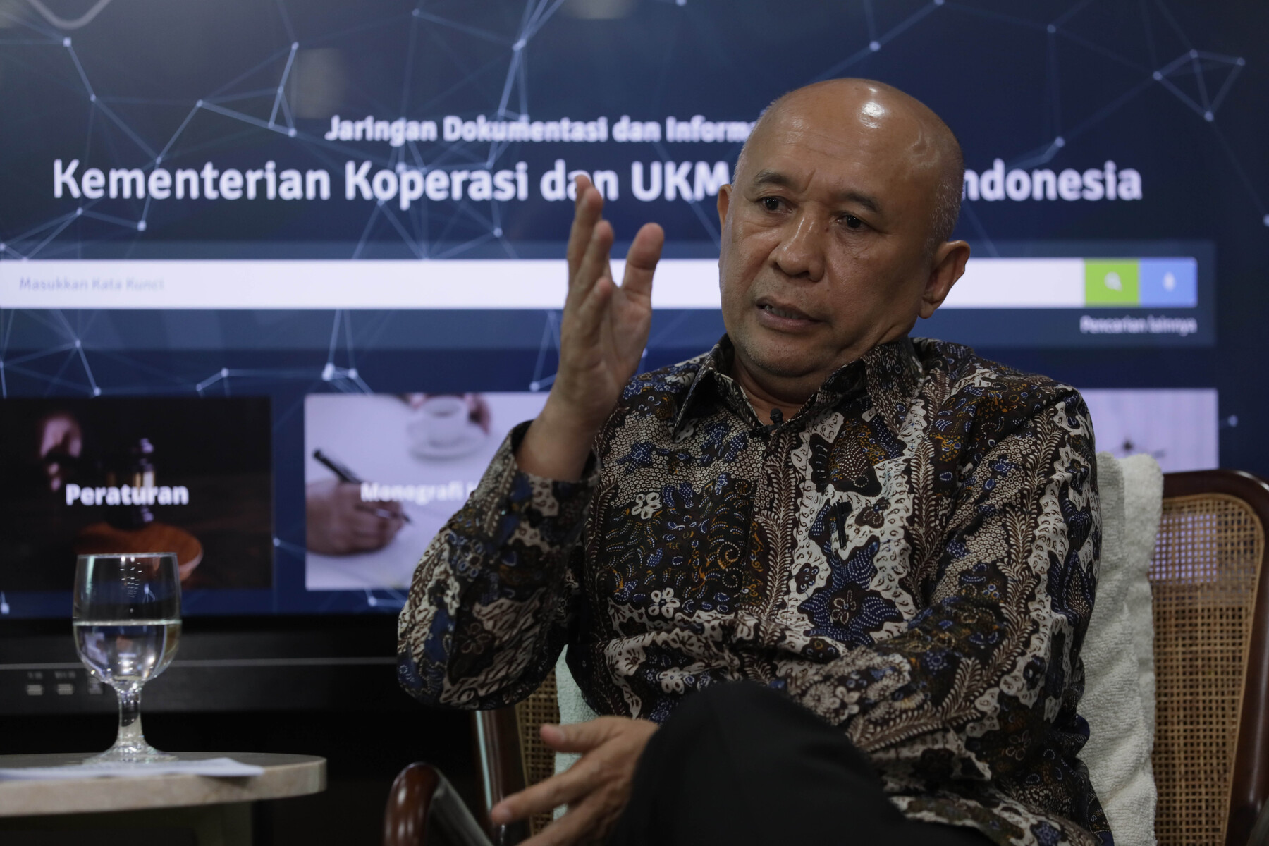 Menteri Teten Minta Perbankan Tingkatkan Pembiayaan di Sektor Produksi UMKM Menteri Teten Minta Perbankan Tingkatkan Pembiayaan di Sektor Produksi UMKM
