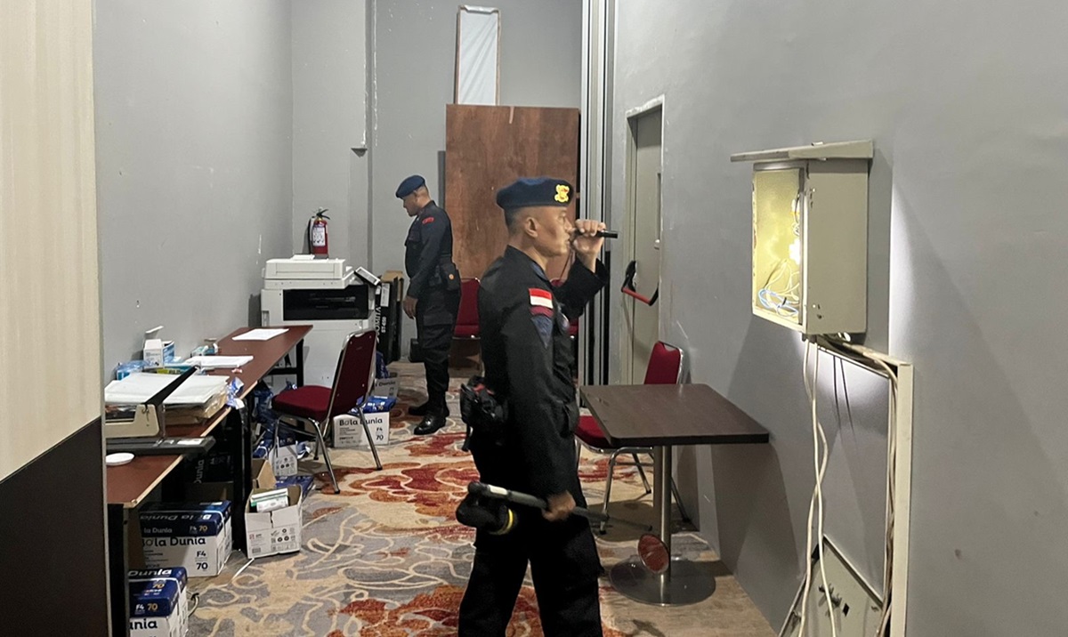 Ruang Rapat Pleno Rekapitulasi Suara Pemilu di Papua di Sterilisasi Tim ...