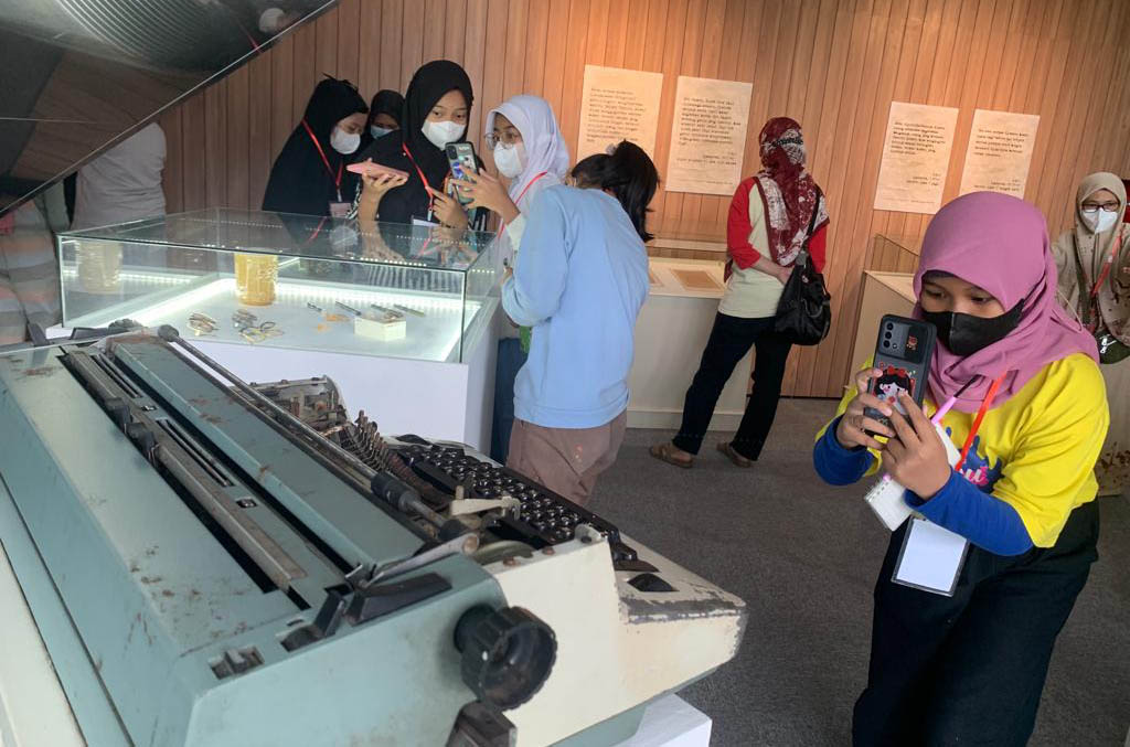 Sehari Menjadi Reporter Cilik