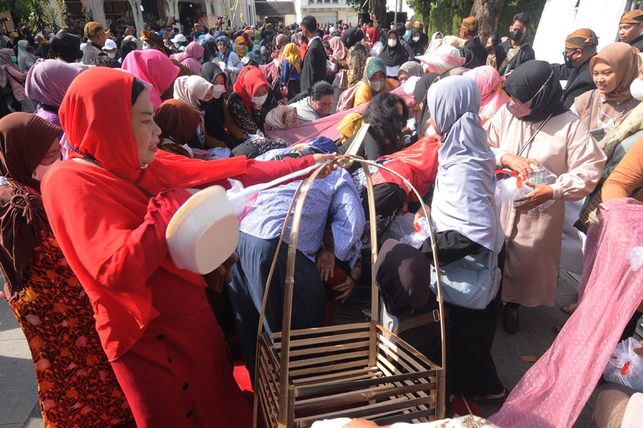 Adat Jawa Begalan Prosesi Pernikahan Kaesang-Erina