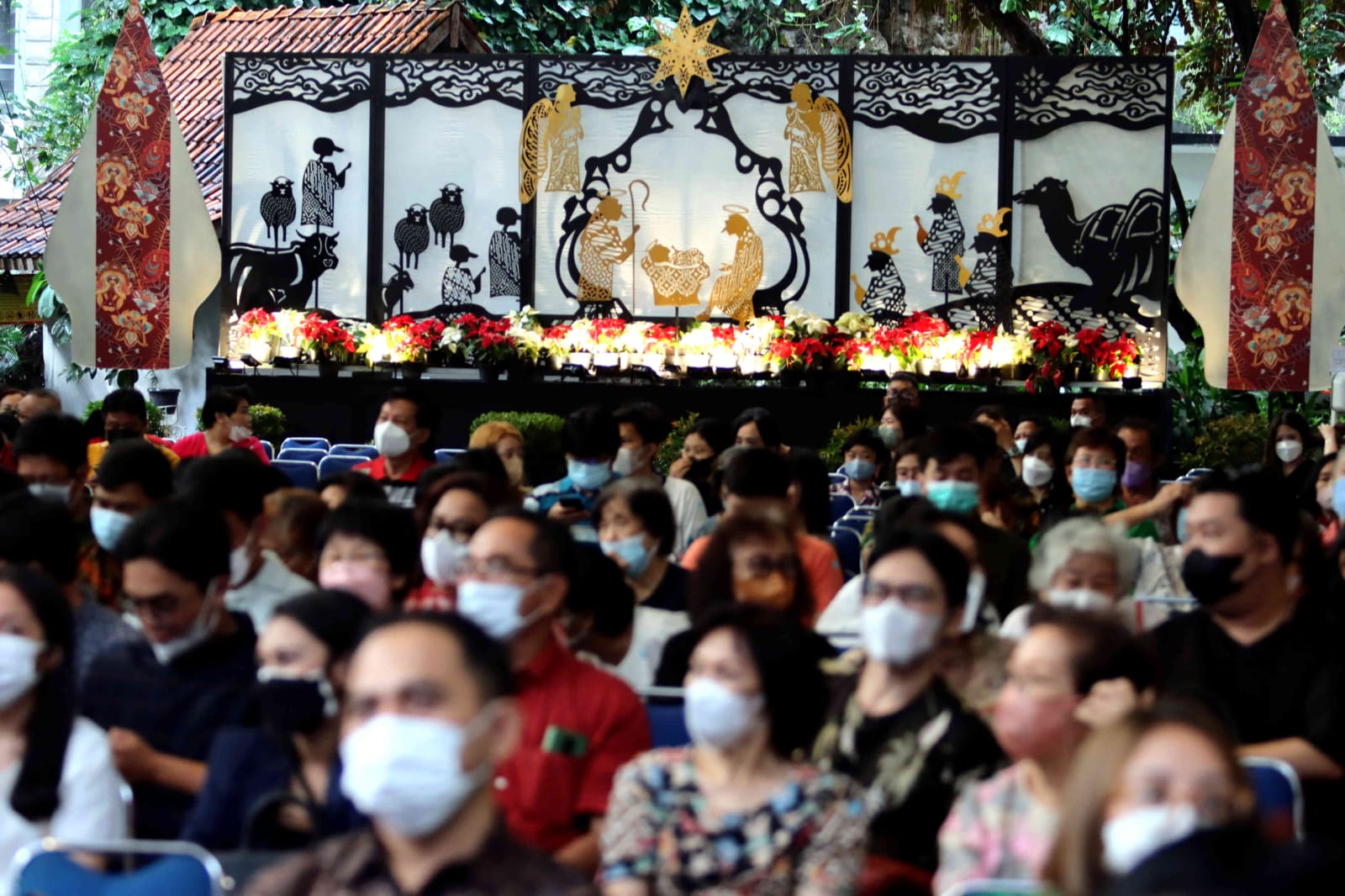 Misa Natal di Gereja Katedral Berjalan Aman dan Hikmat