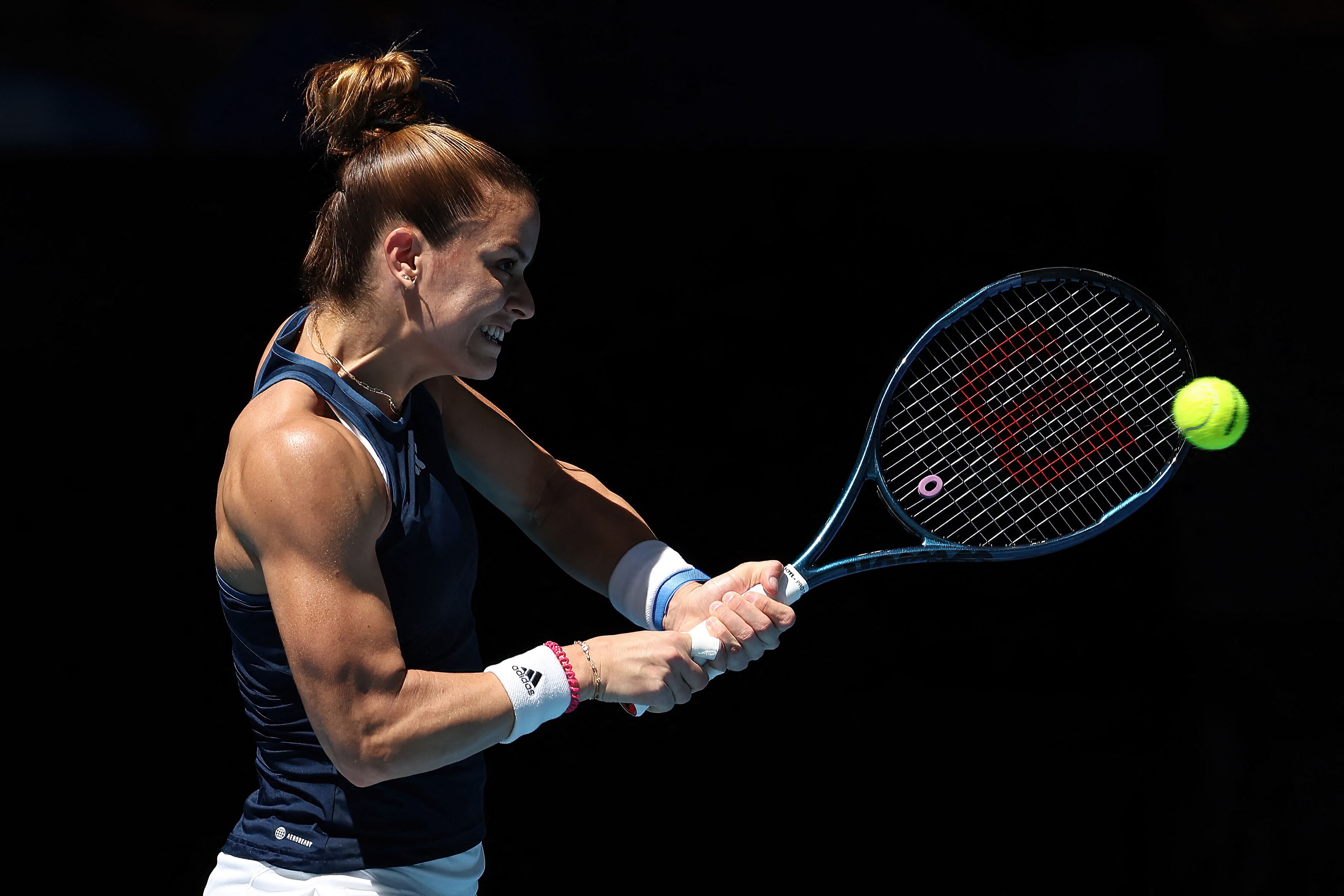 Maria Sakkari Kalahkan Elise Mertens