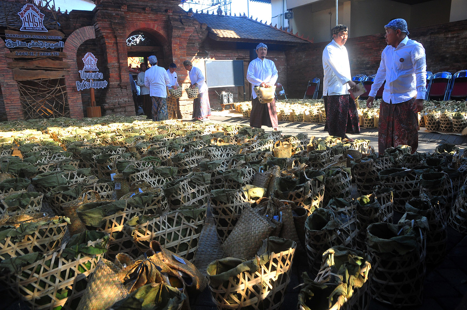 Tradisi Membagi Nasi Jangkrik di Kudus
