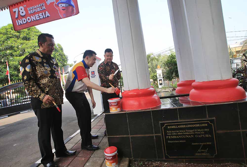 Sambut HUT Kemerdekaan, Nippon Paint Gelar Program Pengecatan Gapura ...