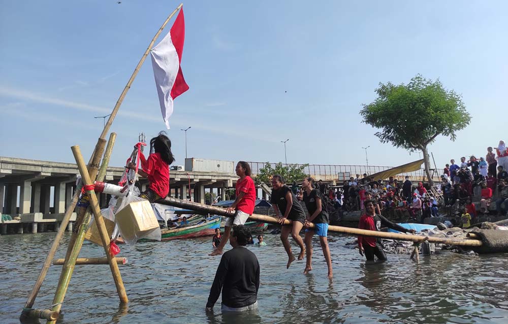 Anak-anak Nelayan Pesisir Jakarta Rayakan HUT ke-78 Kemerdekaan RI