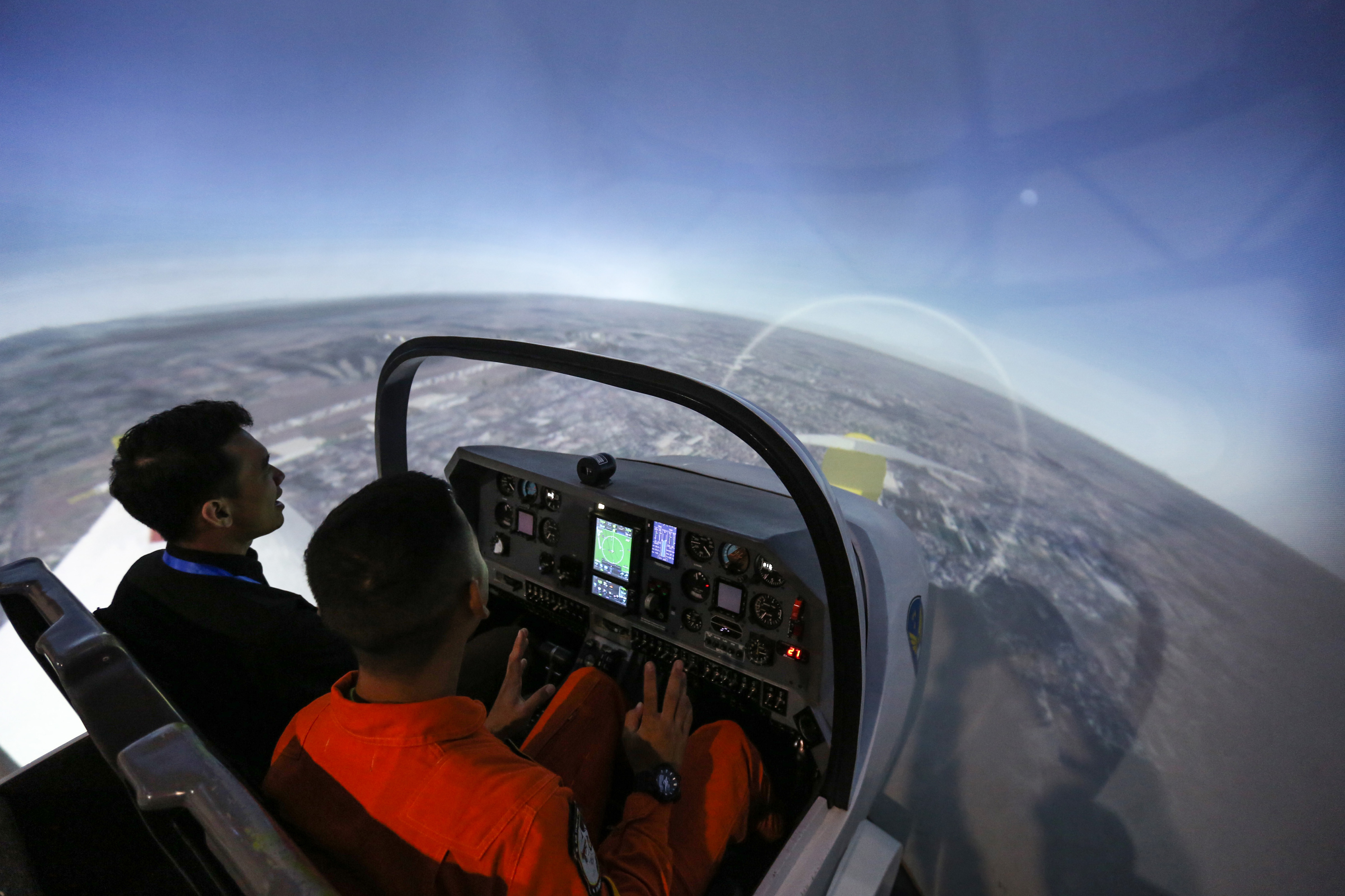 Simulator Pesawat Grob di Skadik 104